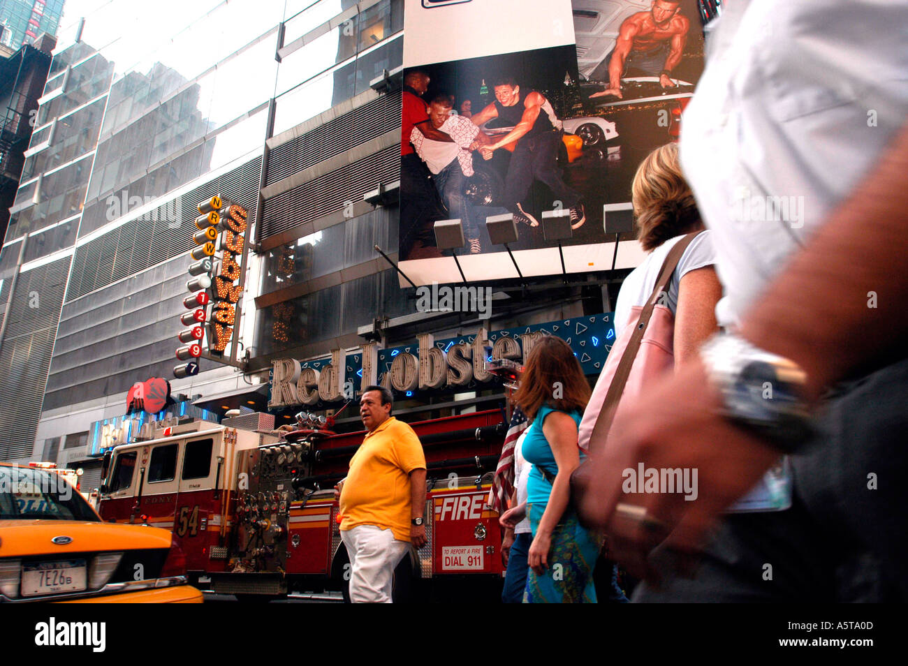 Ernst young building times square hi-res stock photography and images ...