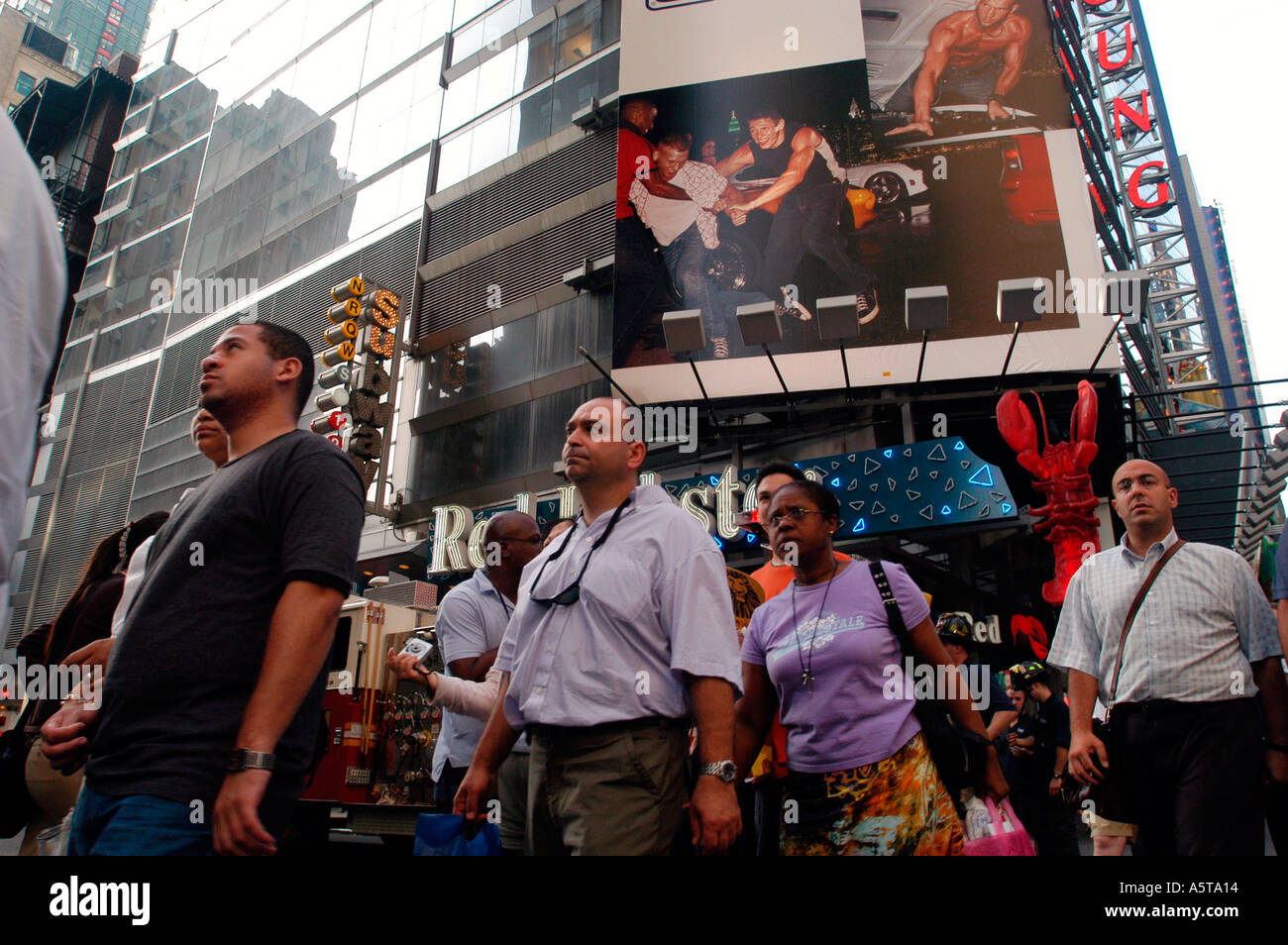 Ernst young building times square hi-res stock photography and images ...