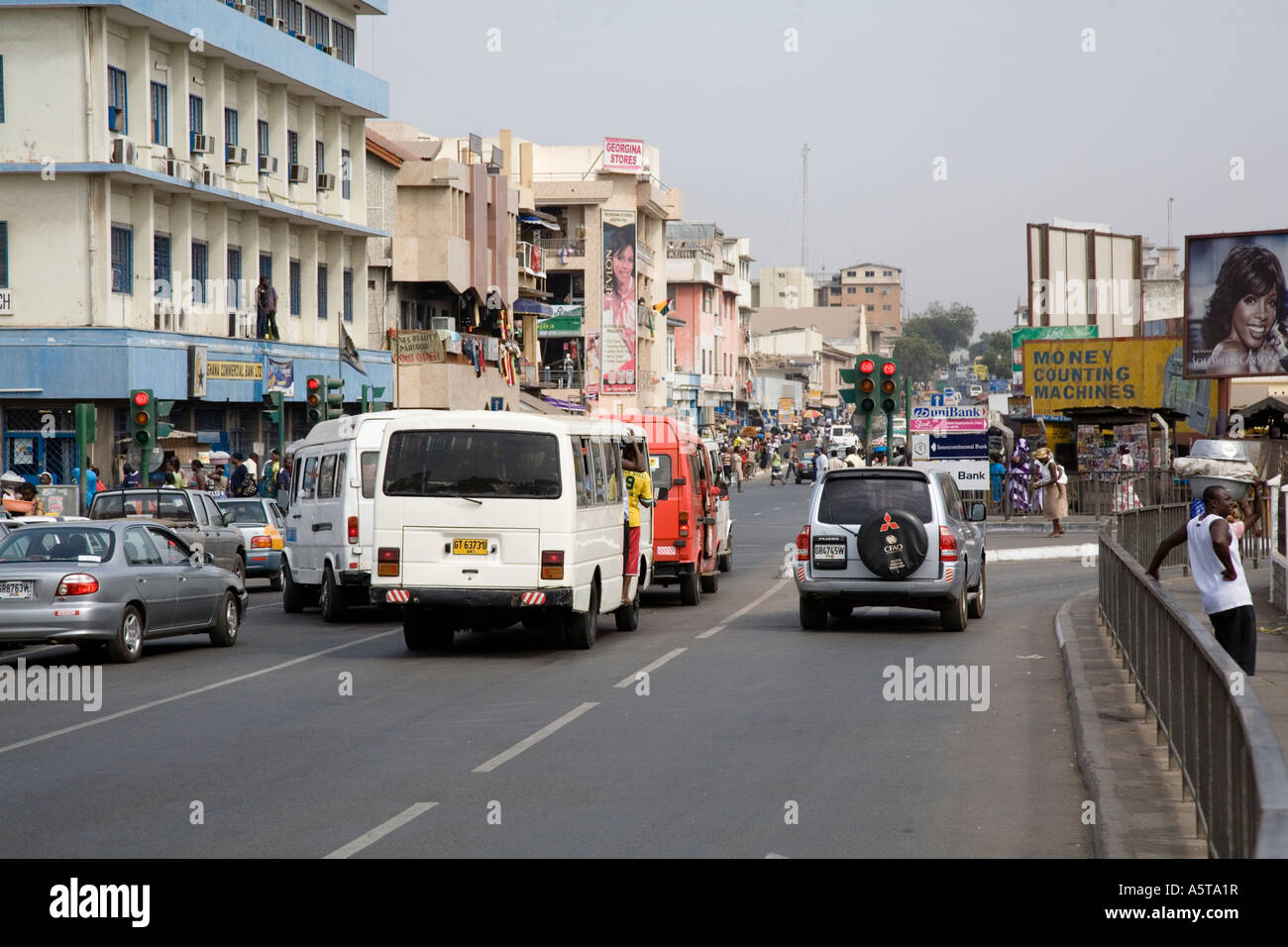 Accra africa ghana market street hi-res stock photography and images ...