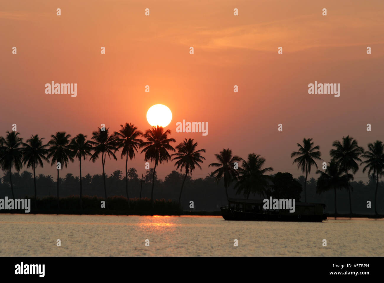 Touring kerala hi-res stock photography and images - Alamy