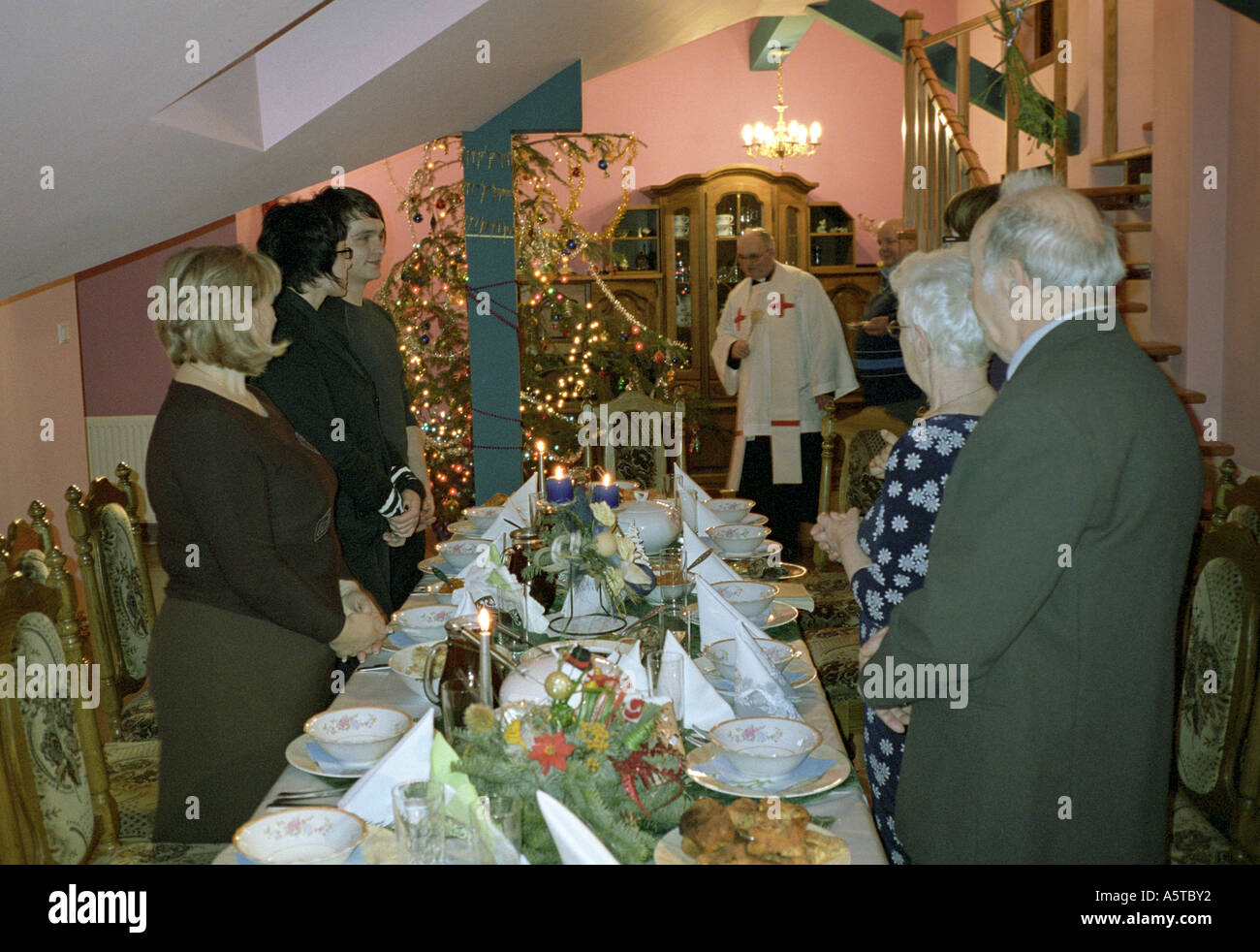 Church family dinner hi-res stock photography and images - Alamy