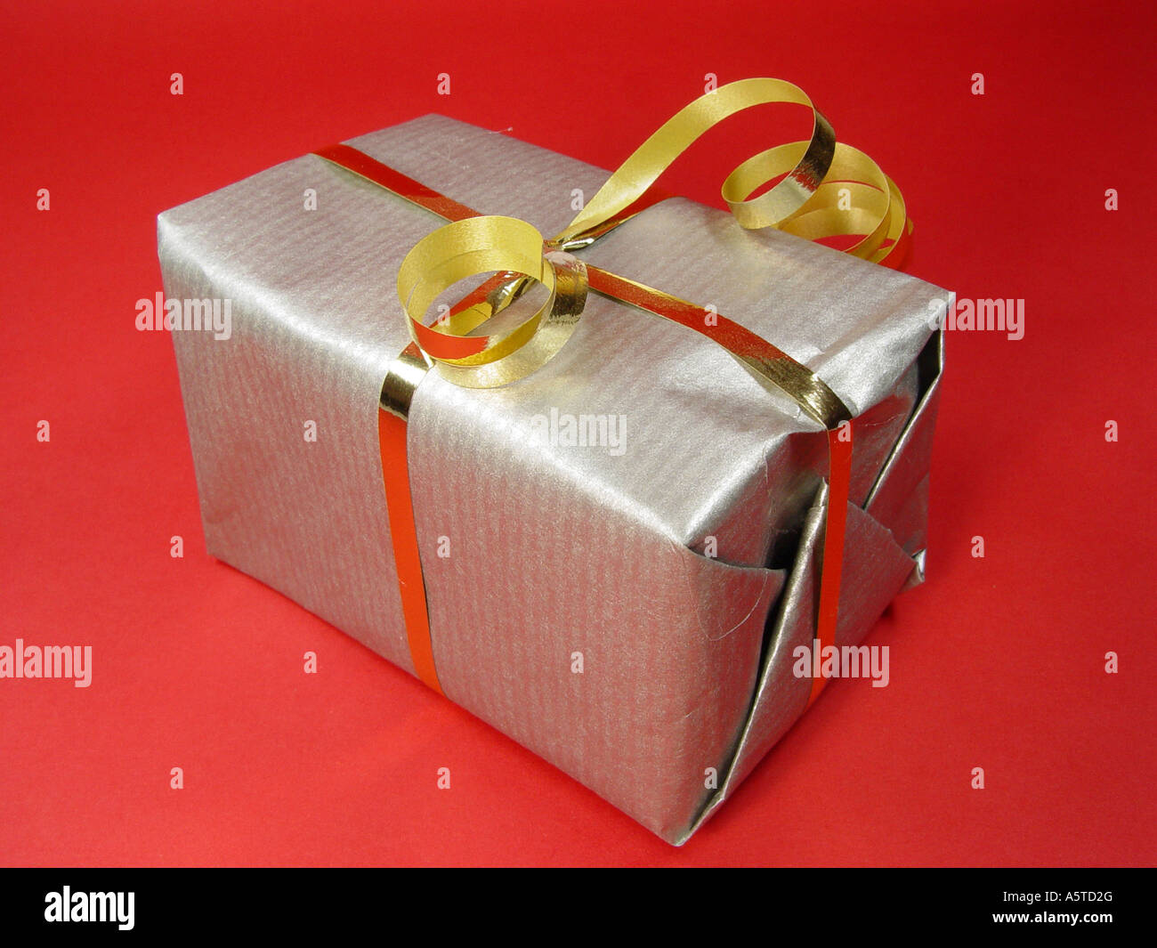 Geschenk paket hi-res stock photography and images - Alamy