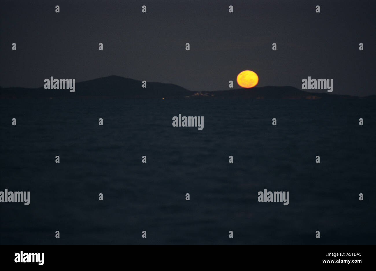 Australian moonrise hi-res stock photography and images - Alamy