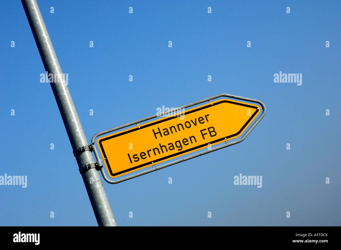 Direzione stradale hi-res stock photography and images - Alamy