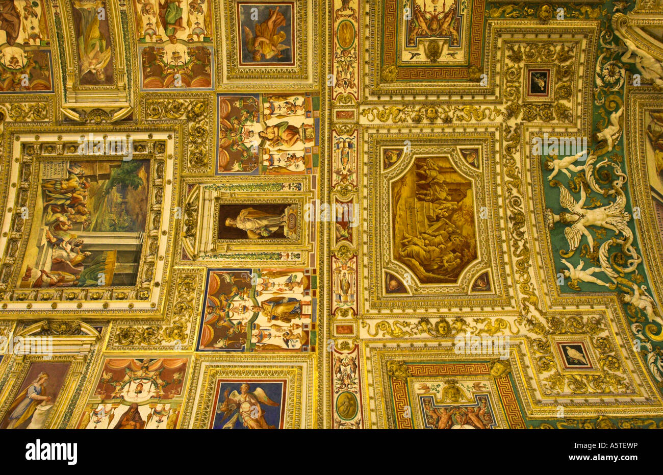 Ceiling inside the Gallery of Maps at the Vatican Museum, Rome Stock Photo - Alamy