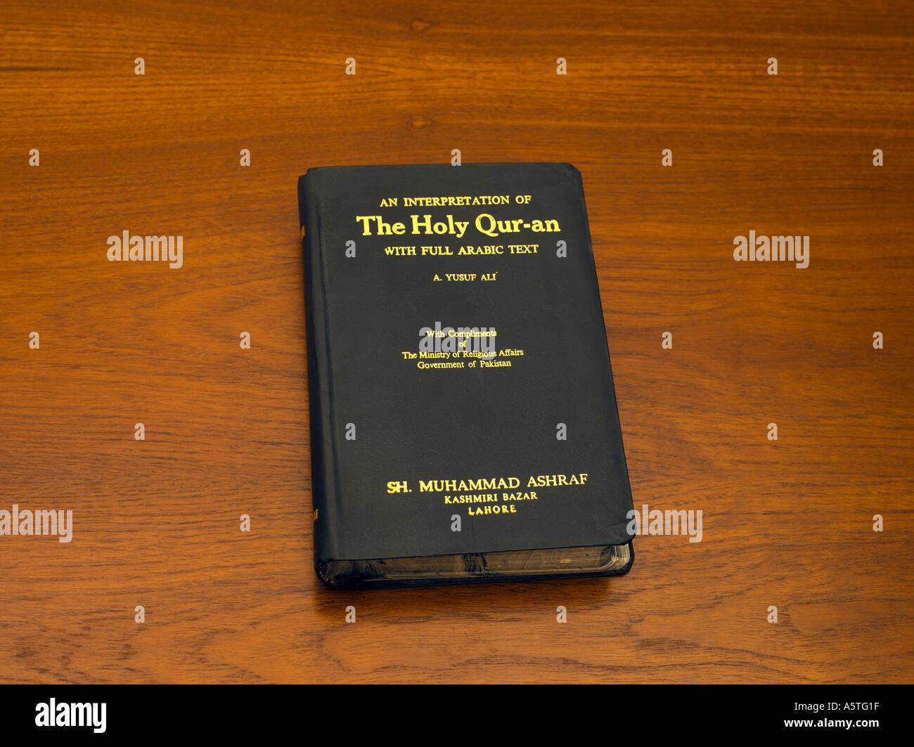 Holy book quran on table hi-res stock photography and images - Alamy