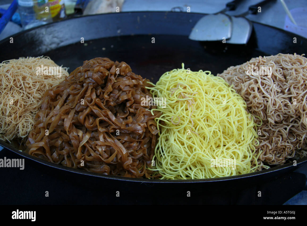 Patthai hi-res stock photography and images - Alamy