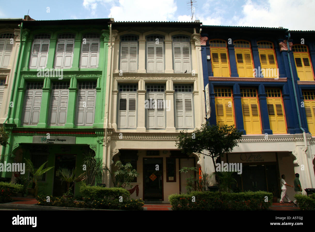 Singapore colorful shophouses hi-res stock photography and images - Alamy