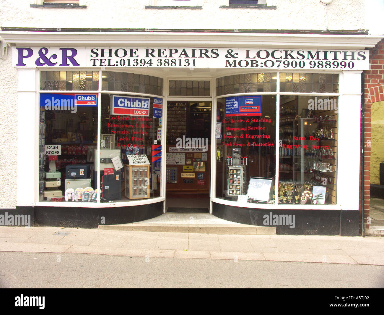 Shoe repairs hi-res stock photography and images - Alamy