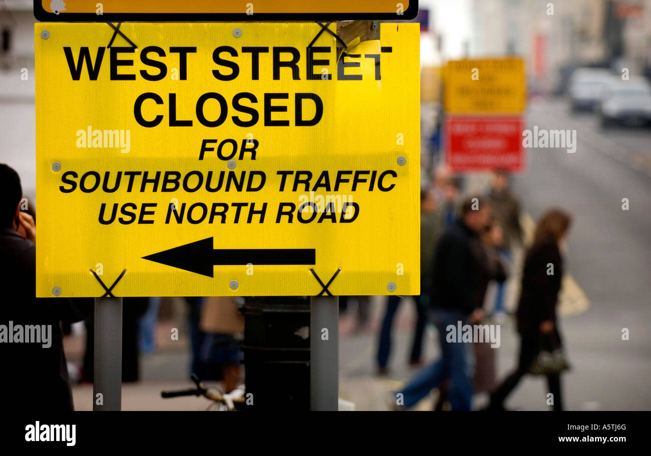A confusing diversion sign: West Street closed for Southbound traffic ...