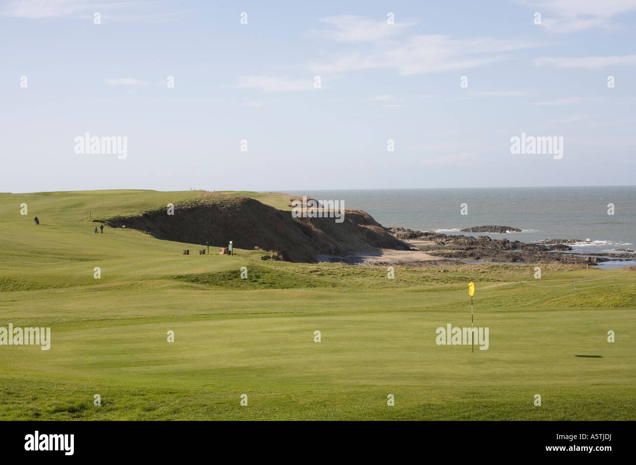 Winter scene on golf course hi-res stock photography and images - Alamy