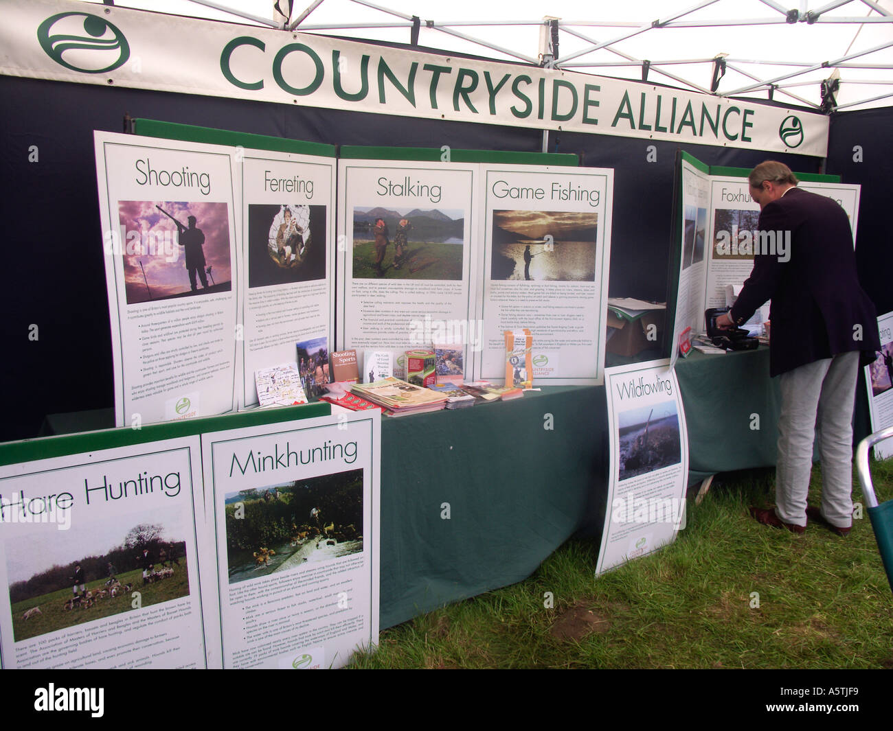 Rural life countryside campaign hi-res stock photography and images - Alamy