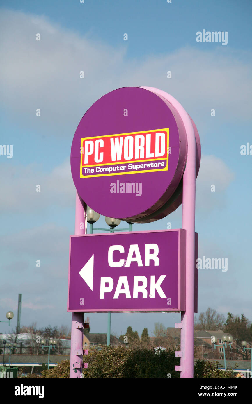 Sign pc world computer superstore hi-res stock photography and images ...