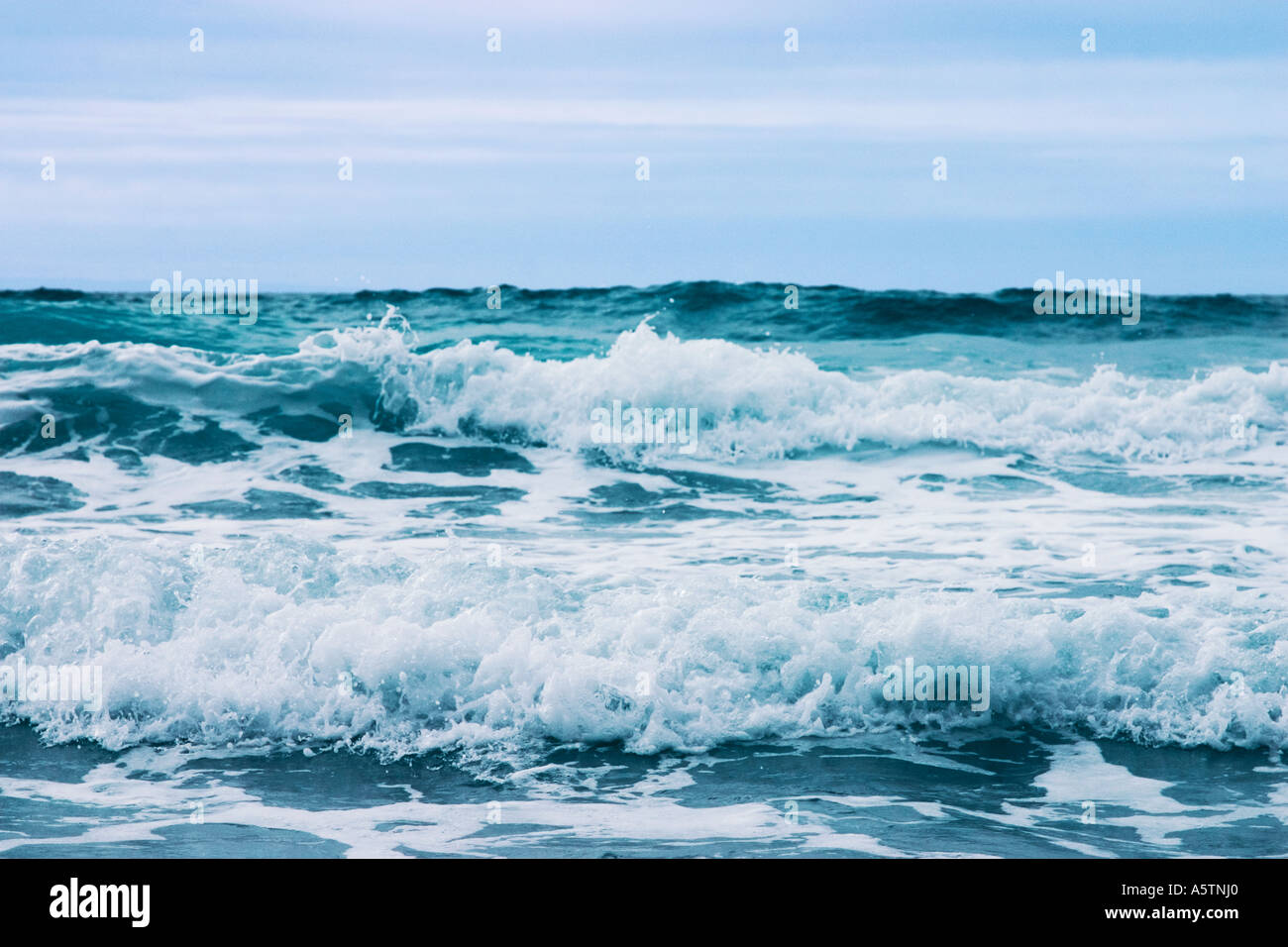 Rolling Waves Stock Photos & Rolling Waves Stock Images - Alamy