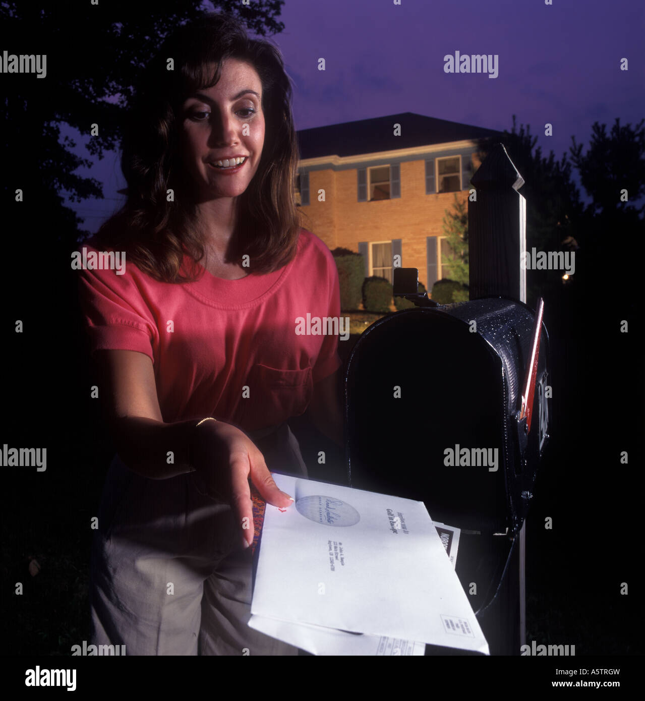 Open mailbox letter box receiving hi-res stock photography and images ...