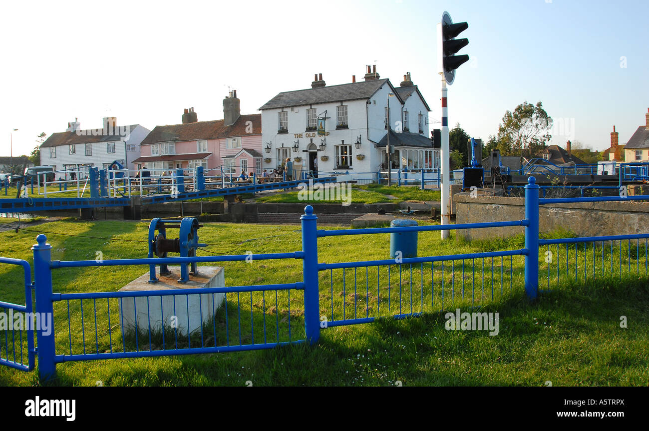 Chelmer and blackwater navigation lock hi-res stock photography and ...