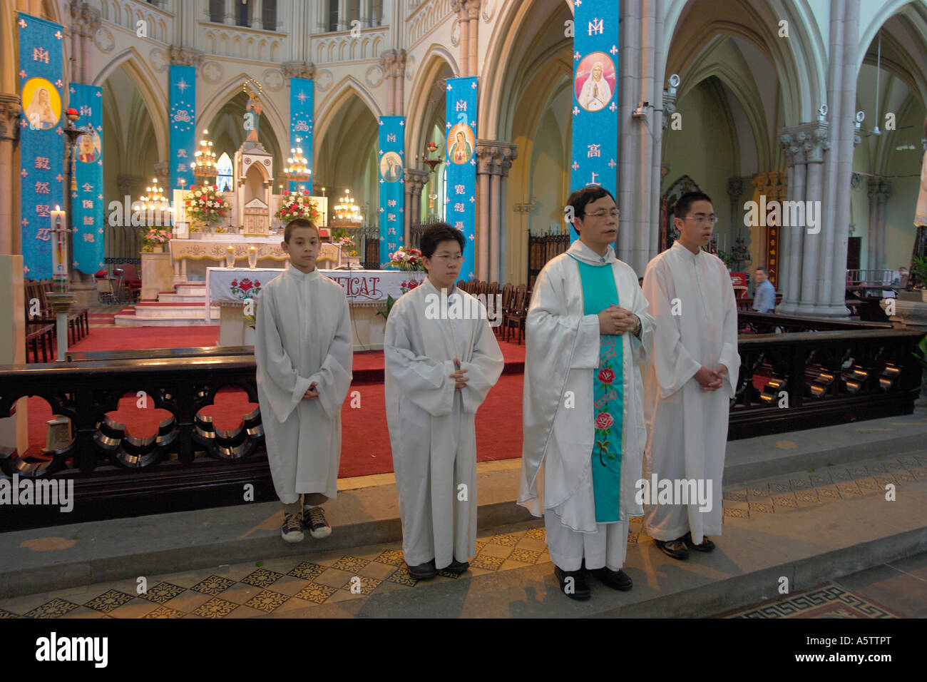Painet jf5657 china sunday mass inside ignatius catholic cathedral ...
