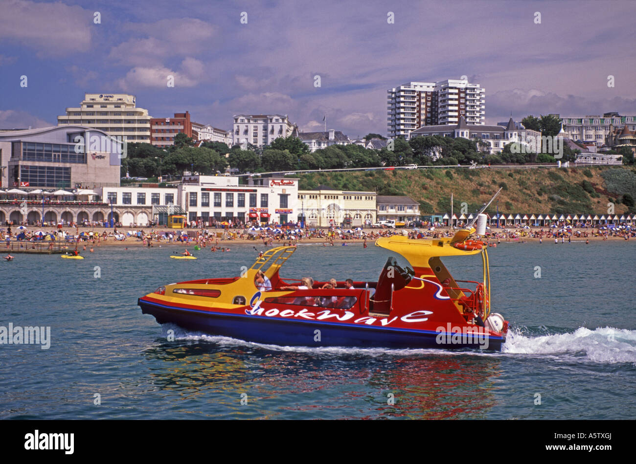 Bournemouth and the beach waterfront in the height of Summer XPL 5010 ...