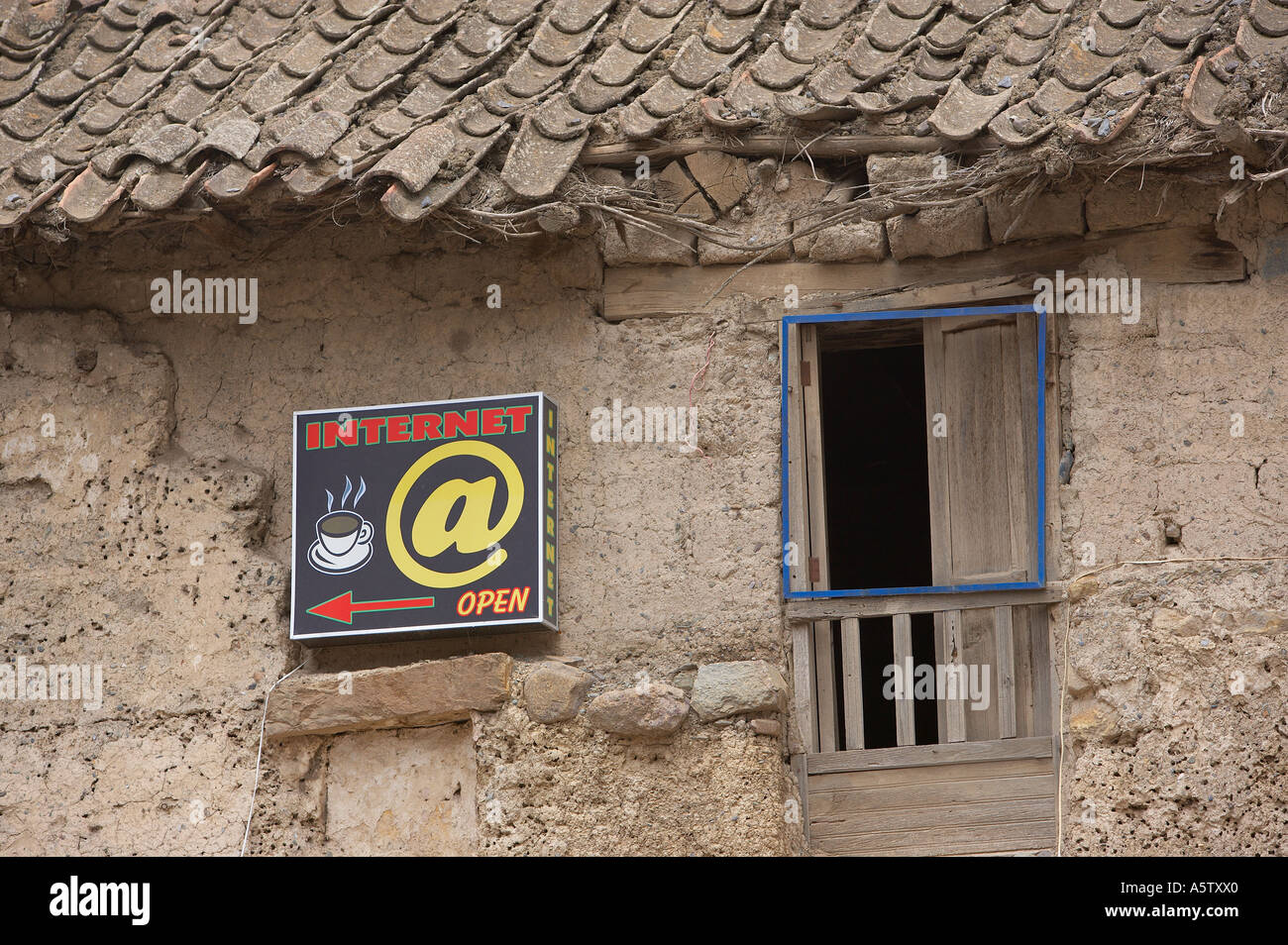 Internet cafe peru hi-res stock photography and images - Alamy