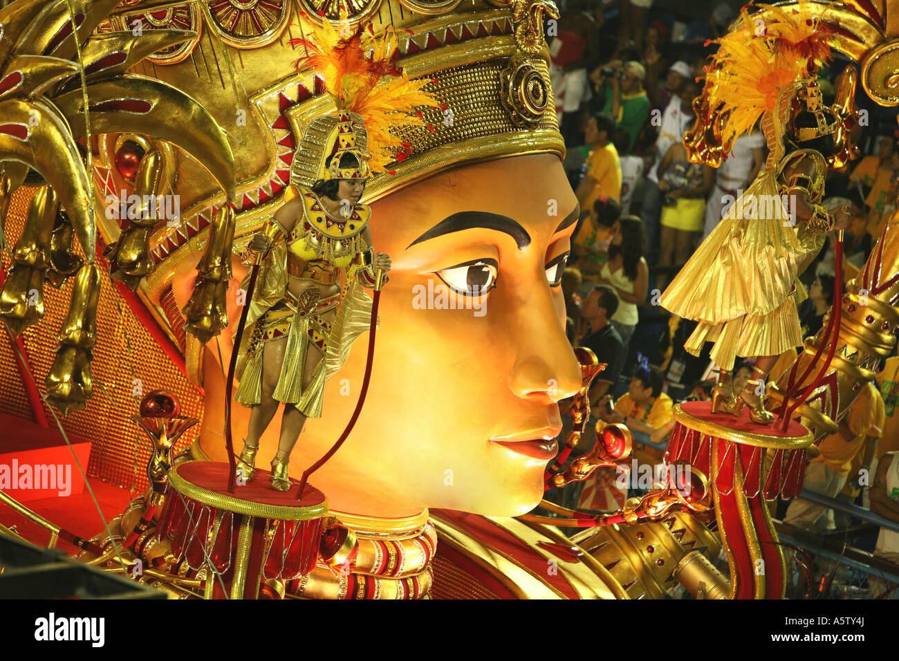 Floats and samba dancers in amazing costumes, in the Rio de Janeiro ...