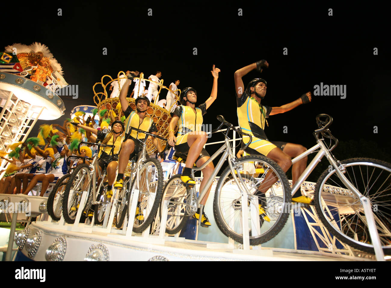 Rio samba dancer drum hi-res stock photography and images - Alamy