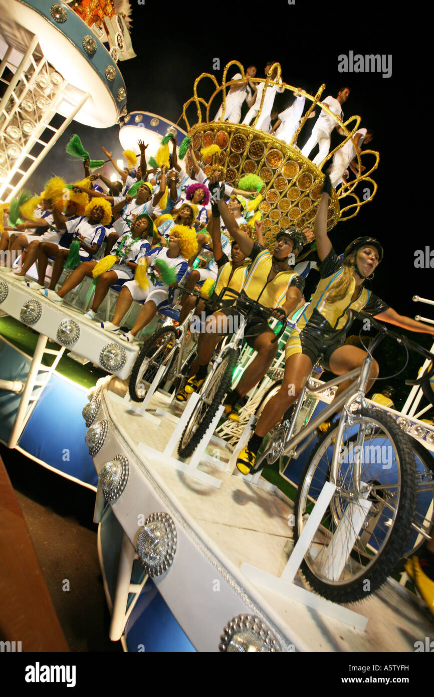 Float and samba dancer in amazing costume prepare for Rio de Janeiro ...