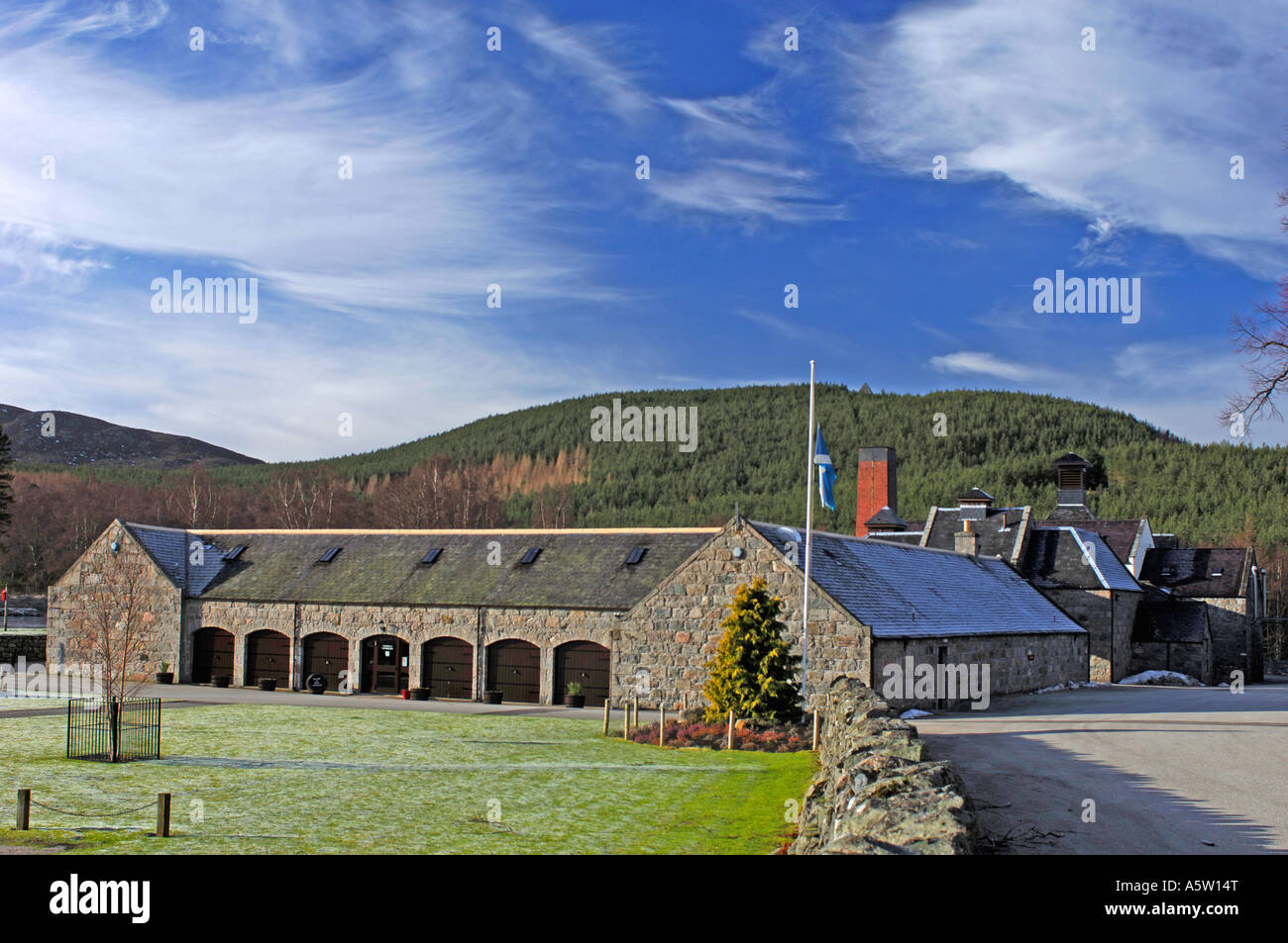 Lochnagar Distillery Stock Photos & Lochnagar Distillery Stock Images ...