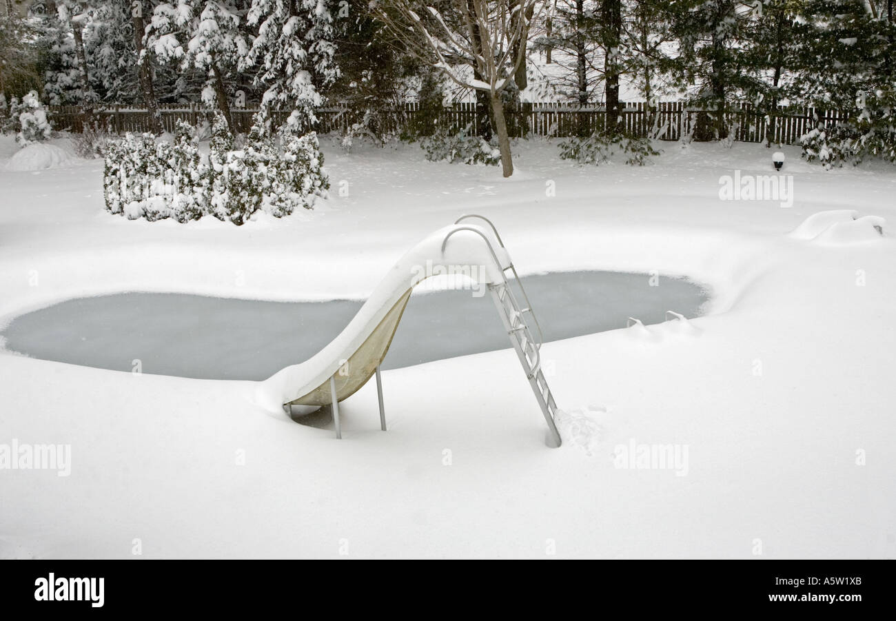 Swimming pool slide backyard hi-res stock photography and images - Alamy
