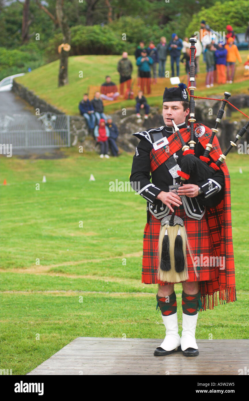 Piping competition kilt hi-res stock photography and images - Alamy