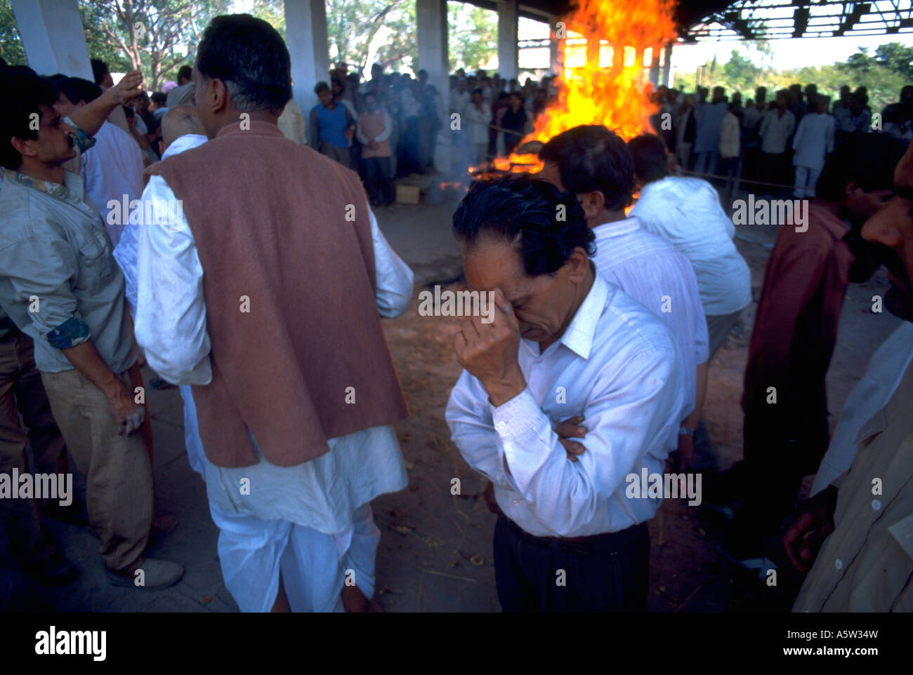 Cremation india hi-res stock photography and images - Alamy