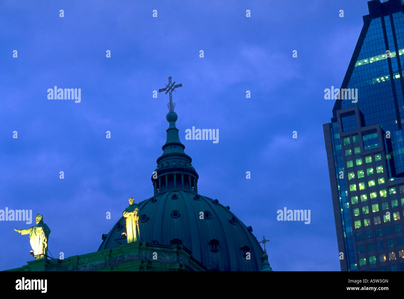 Tabernacle statues hi-res stock photography and images - Alamy