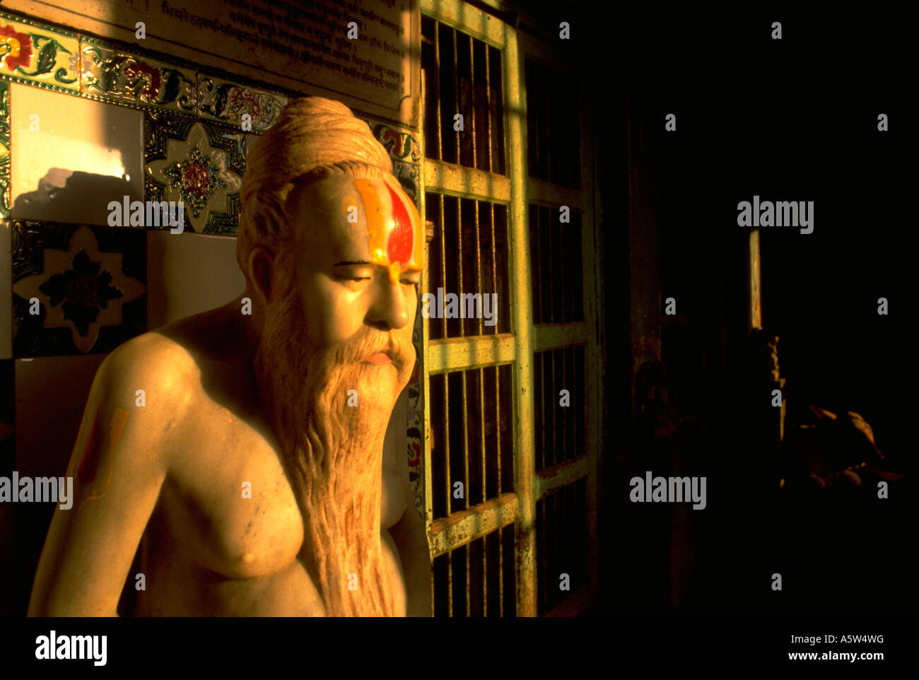 Statue sculpture man male hi-res stock photography and images - Alamy