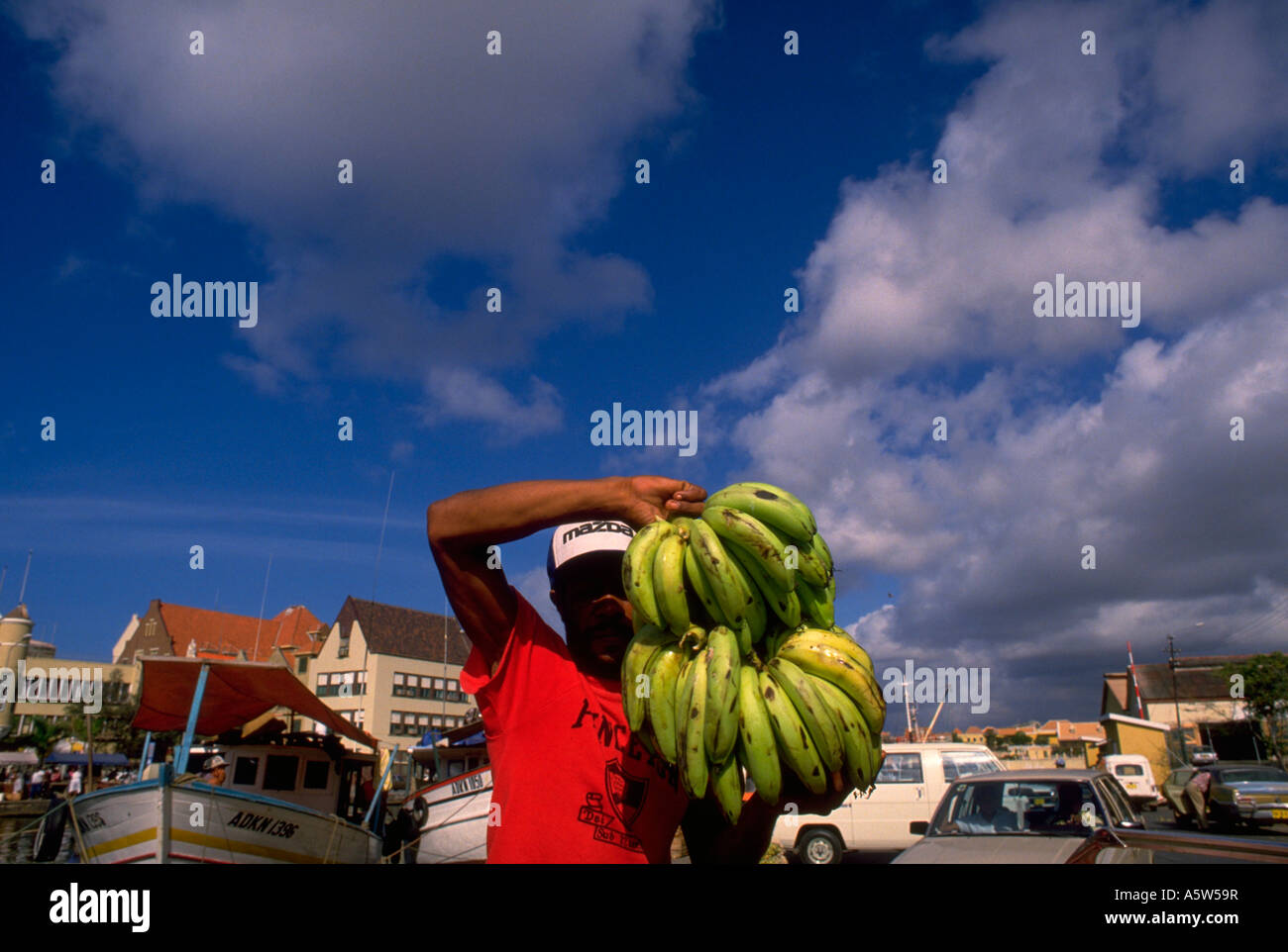 Bushel of bananas hi-res stock photography and images - Alamy