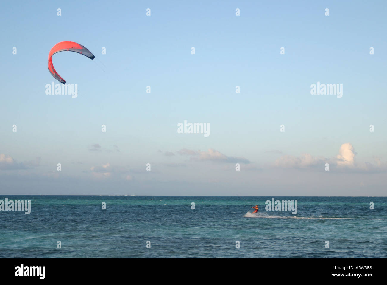 Kite surfing the Caribbean Belize Stock Photo - Alamy