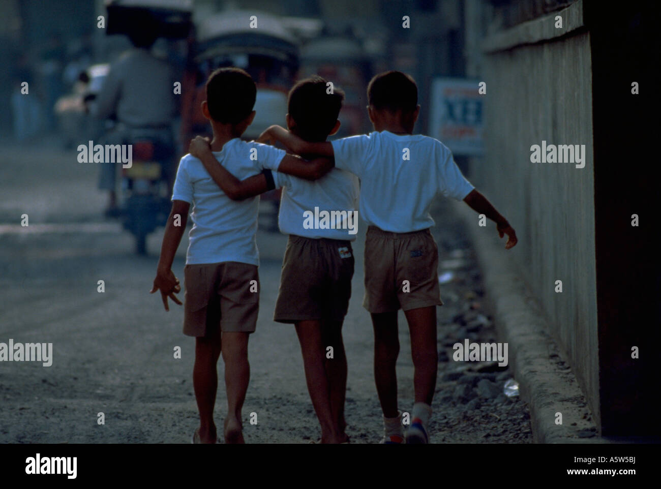 Filipino boys hi-res stock photography and images - Alamy