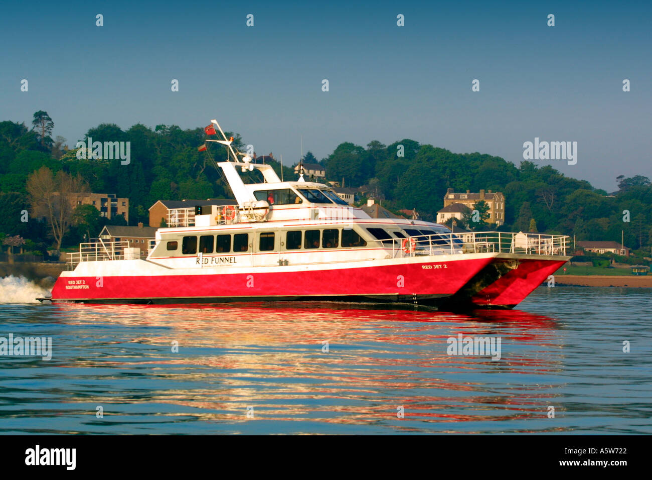 Red Funnel Red Jet Cowes Southampton fast Passenger ferry Isle of Wight ...
