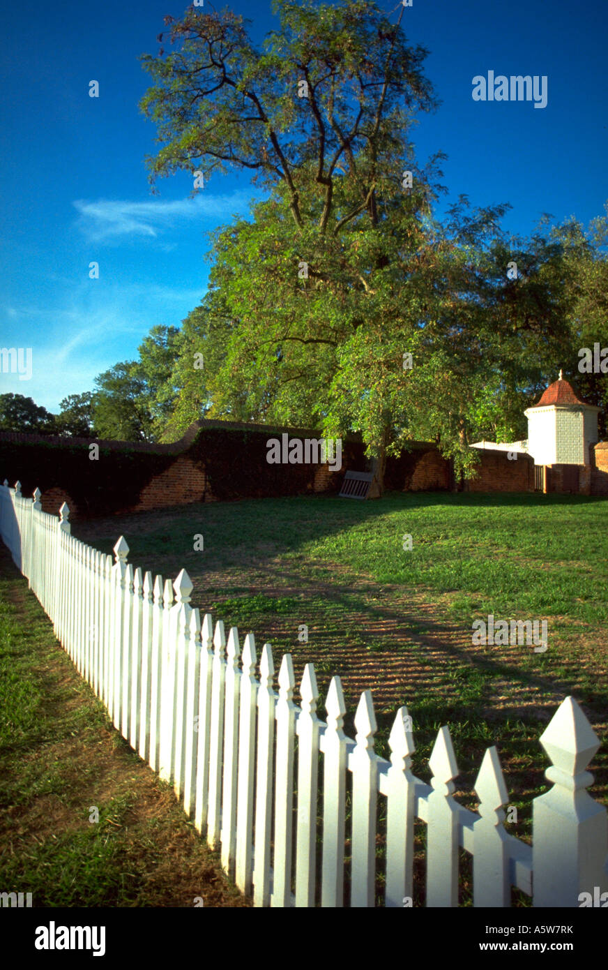 Virginia home 1700s hi-res stock photography and images - Alamy