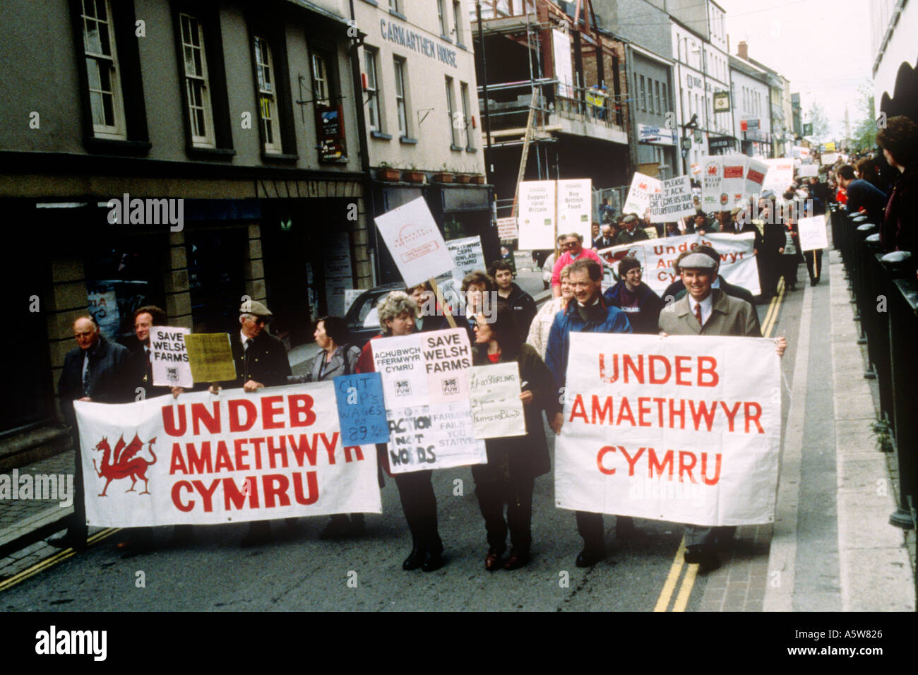 Welsh language protest hi-res stock photography and images - Alamy