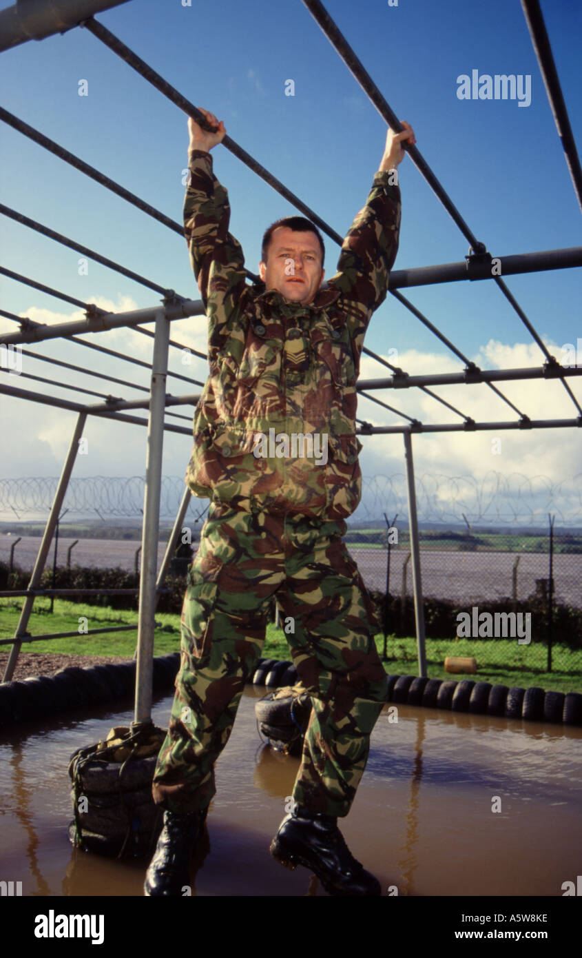 Assault course hi-res stock photography and images - Alamy