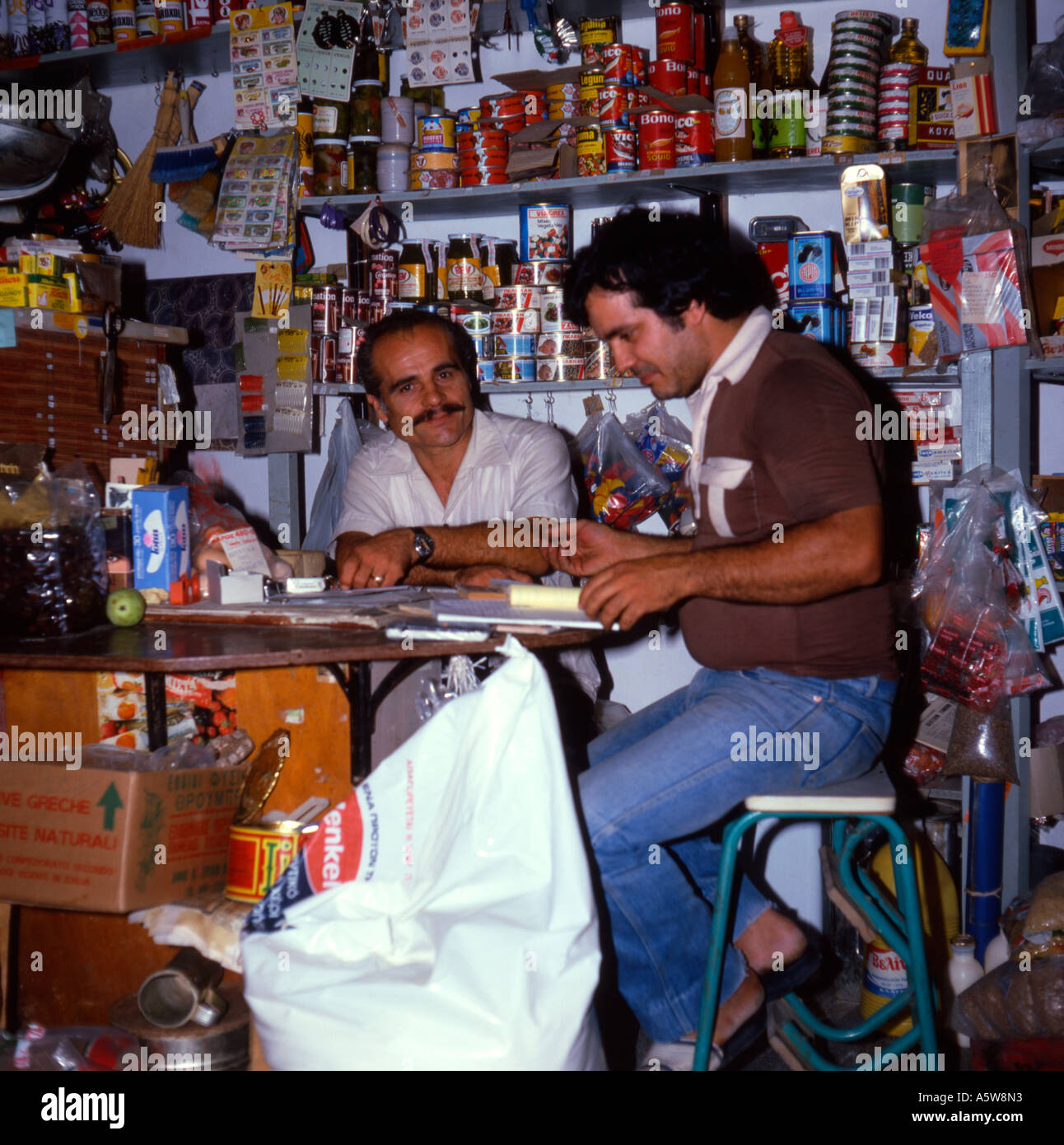 Taking inventory grocery store hi-res stock photography and images - Alamy