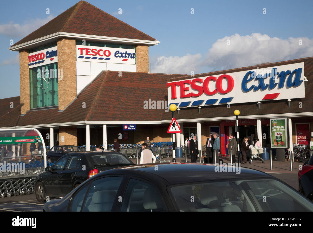 Tesco extra superstore shop and car park martlesham hi-res stock ...