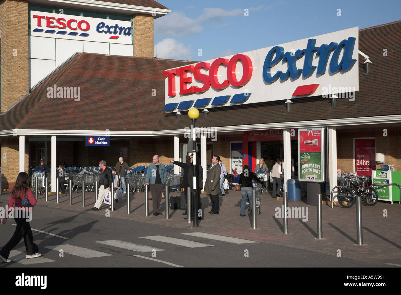 Tesco extra superstore shop and car park martlesham hi-res stock ...