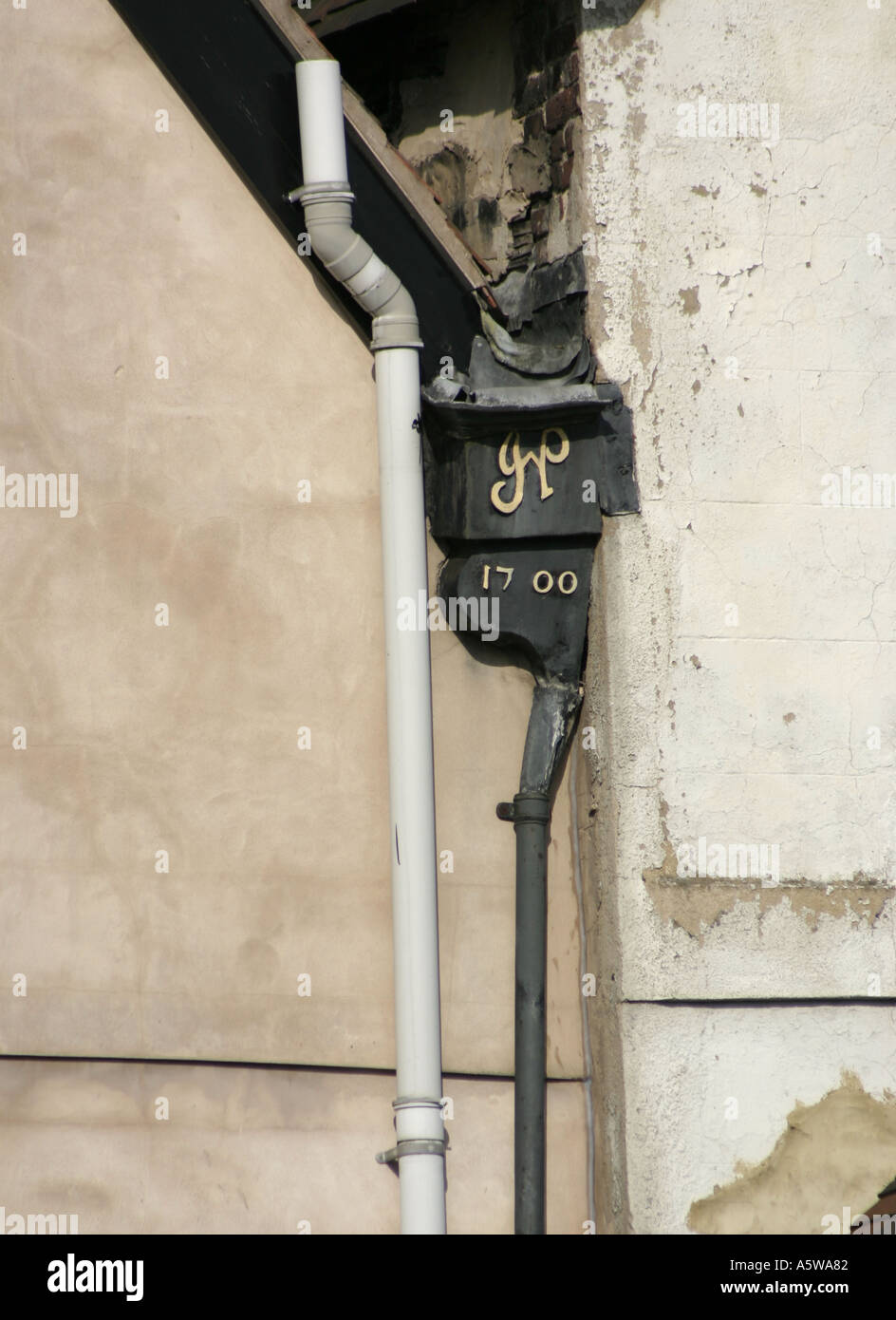 Rainwater hopper hi-res stock photography and images - Alamy
