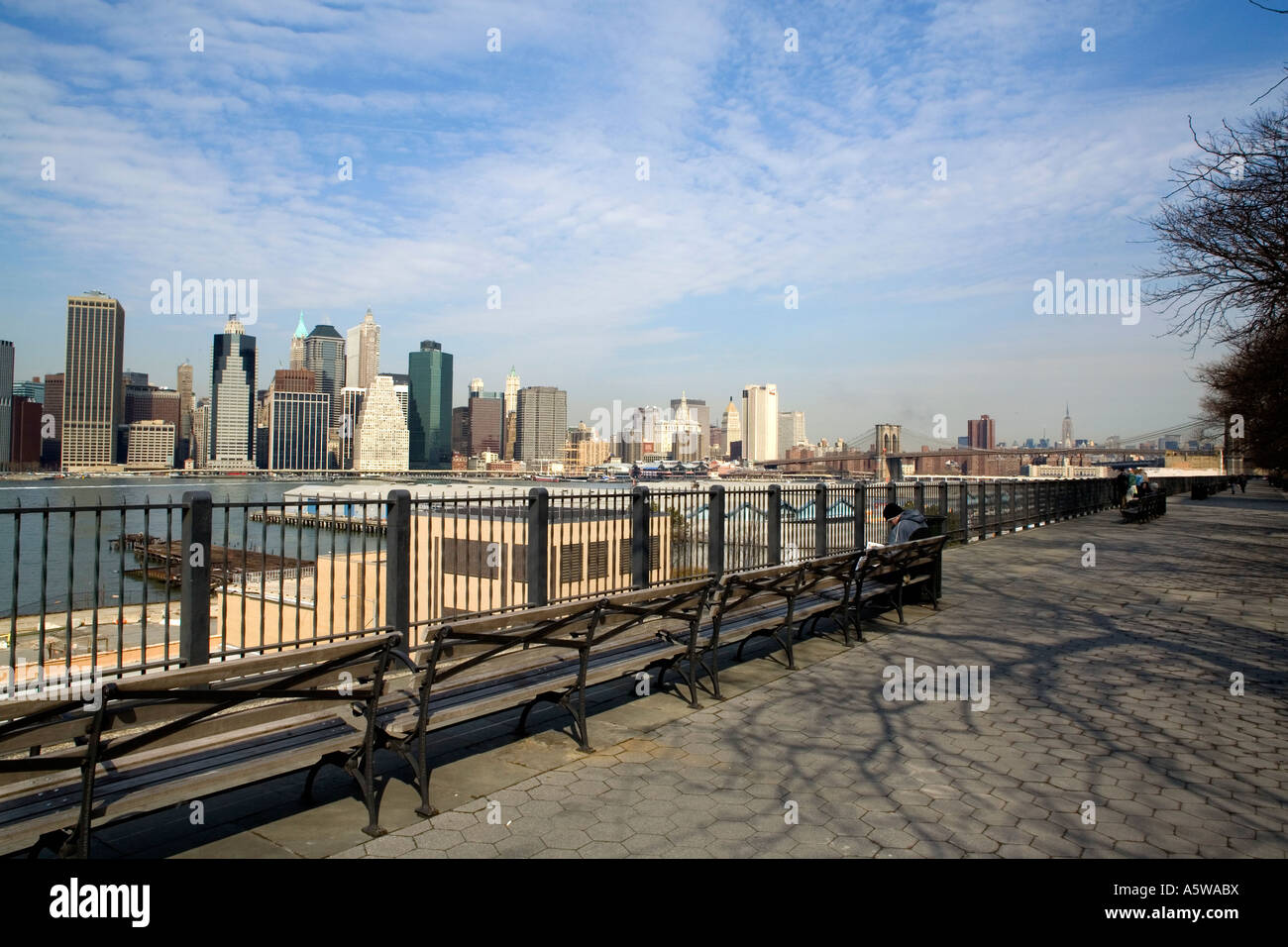Brooklyn riverfront promenade looking towards Manhattan in New York ...