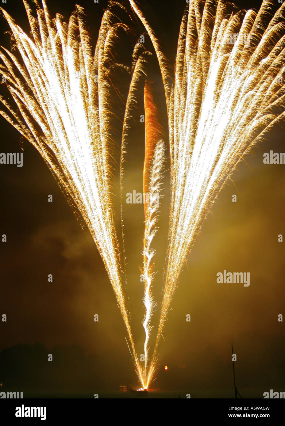 Kent fireworks display hi-res stock photography and images - Alamy