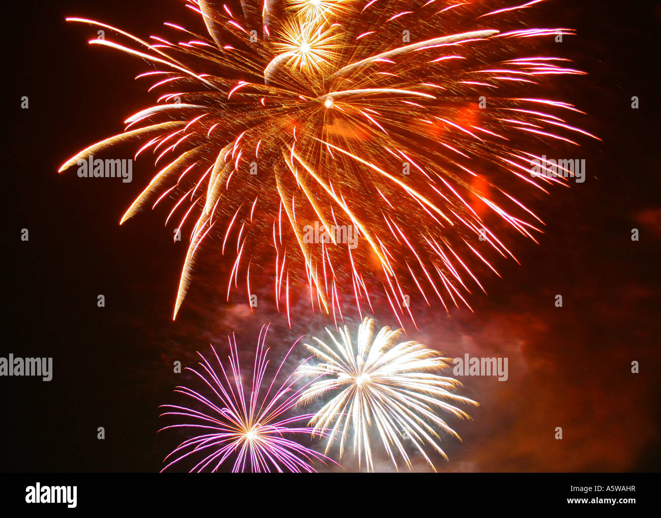 Kent fireworks display hi-res stock photography and images - Alamy