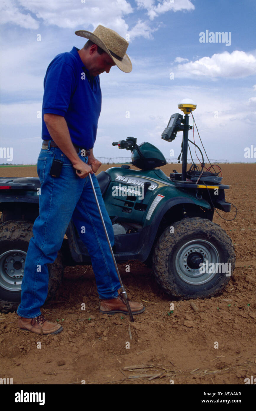 Man taking soil samples hi-res stock photography and images - Alamy
