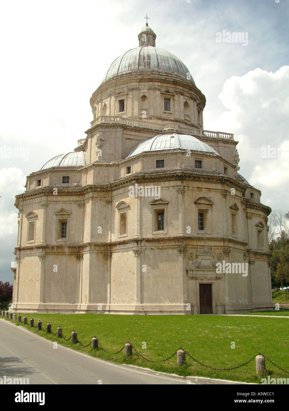 Duomo di todi hi-res stock photography and images - Alamy
