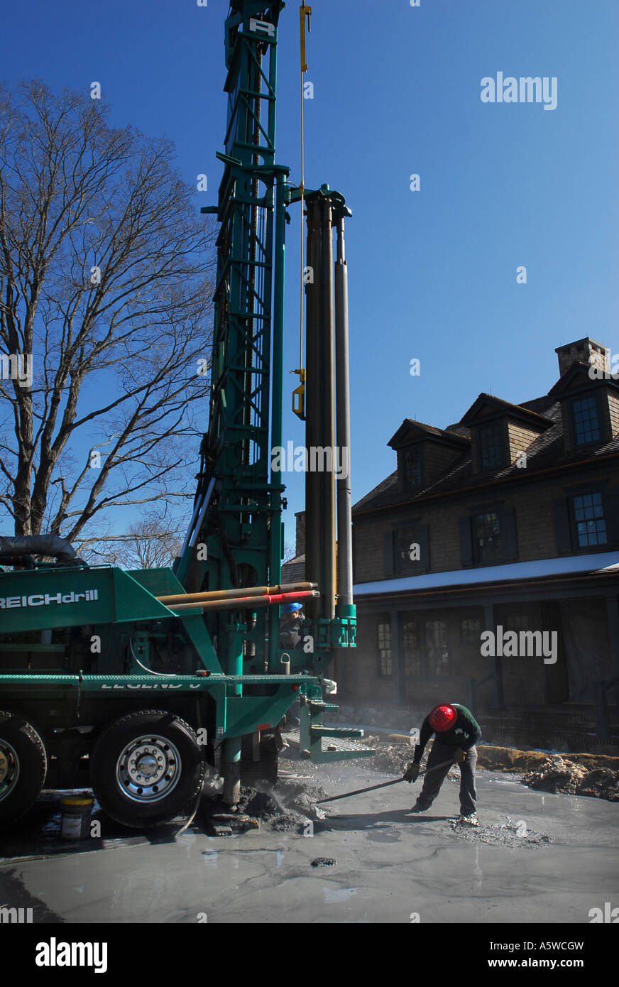 Drilling wells for geothermal energy hi-res stock photography and ...