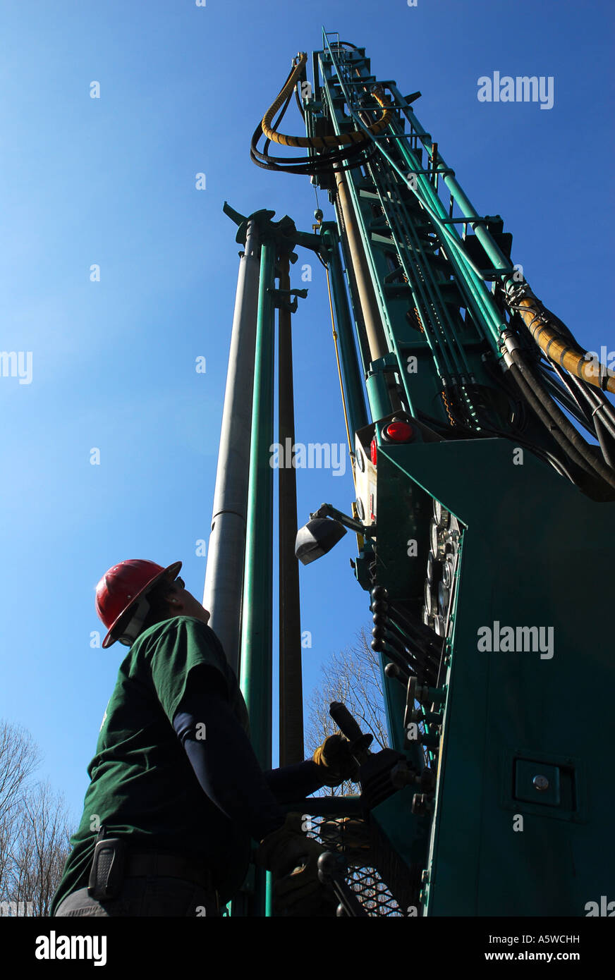 Drilling wells for geothermal energy hi-res stock photography and ...